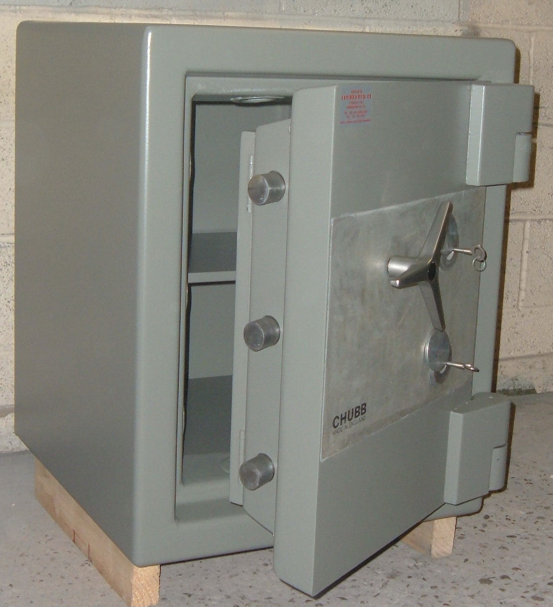 Reconditioned Chubb Trident 2215 Safe for sale | A & D Lock & Key Co Ltd